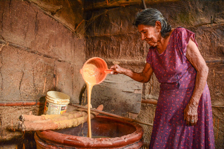 Chicha de jora: la tradicional e histórica bebida de los Incas | Walac ...
