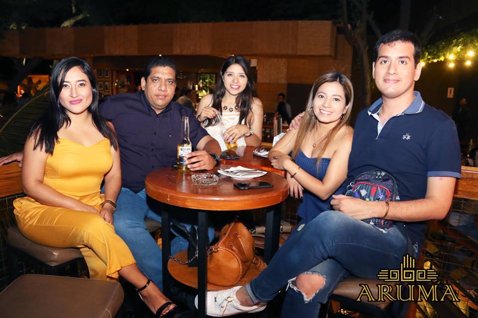 Piuranos disfrutan los días de verano en Aruma Lounge Bar & Disco