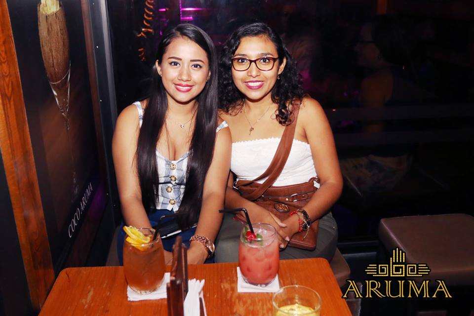 Piuranos disfrutan los días de verano en Aruma Lounge Bar & Disco