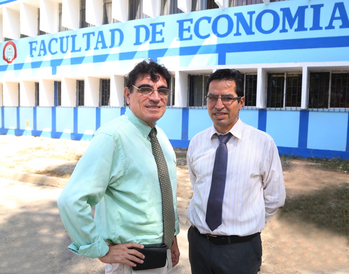 Dos docentes de Economía UNP son calificados investigadores Regina