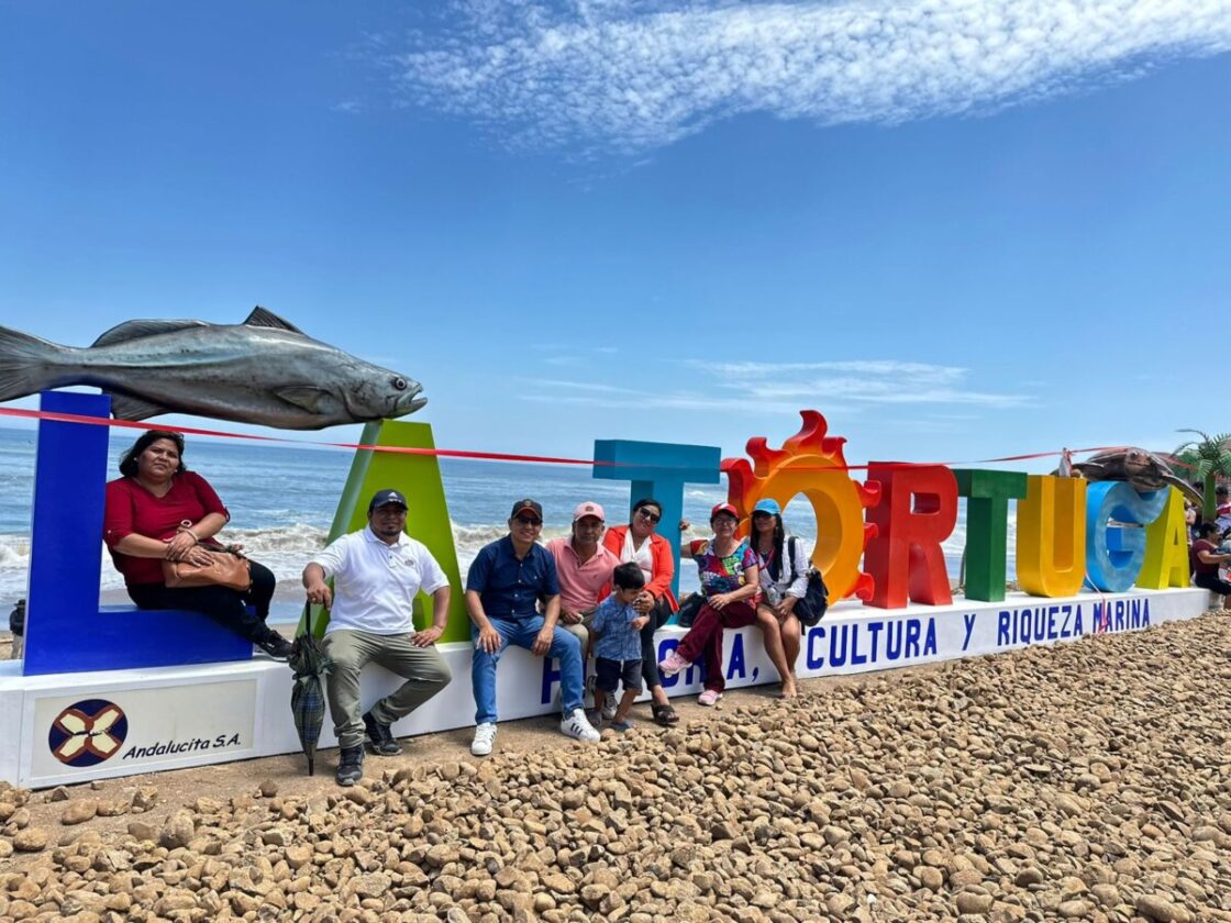 Paita: inauguran dos modernos paradores fotográficos en las playas El ...