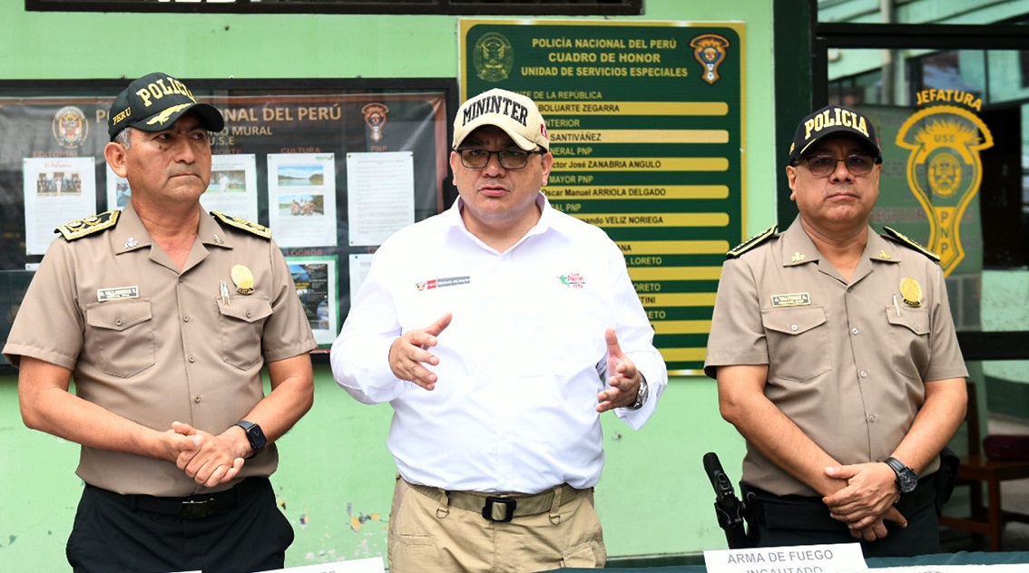 Ministro Del Interior Anuncia Cambio De Generales Y Oficiales Pnp Por