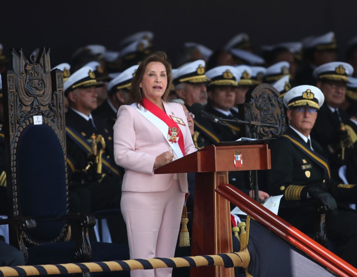 Presidenta Dina Boluarte rinde homenaje póstumo a la alférez Ashley ...